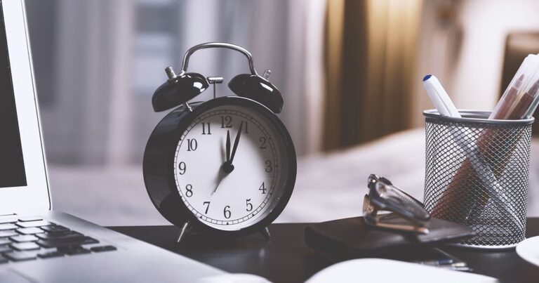 TOEIC 900点はどう目指す？勉強法や勉強時間・対策のコツを紹介 | BERKELEY HOUSE